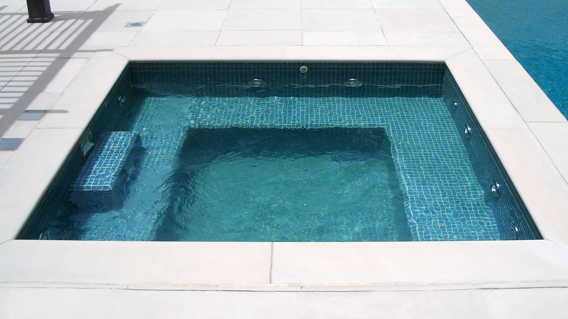 Topaz - A Spa With Fully Integrated Comfortable Hydrotherapy Jets